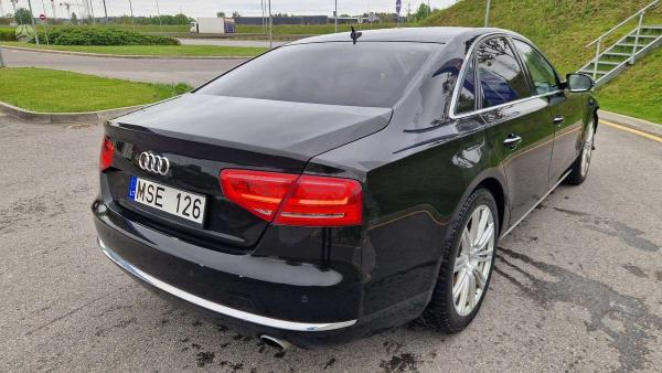 Black Audi A8 2010 in Vilnius, with an engine capacity of 4.13 L and mileage of 410 thousand km for 7500 €, photo 9 on AUTOMOTO.COM.LV