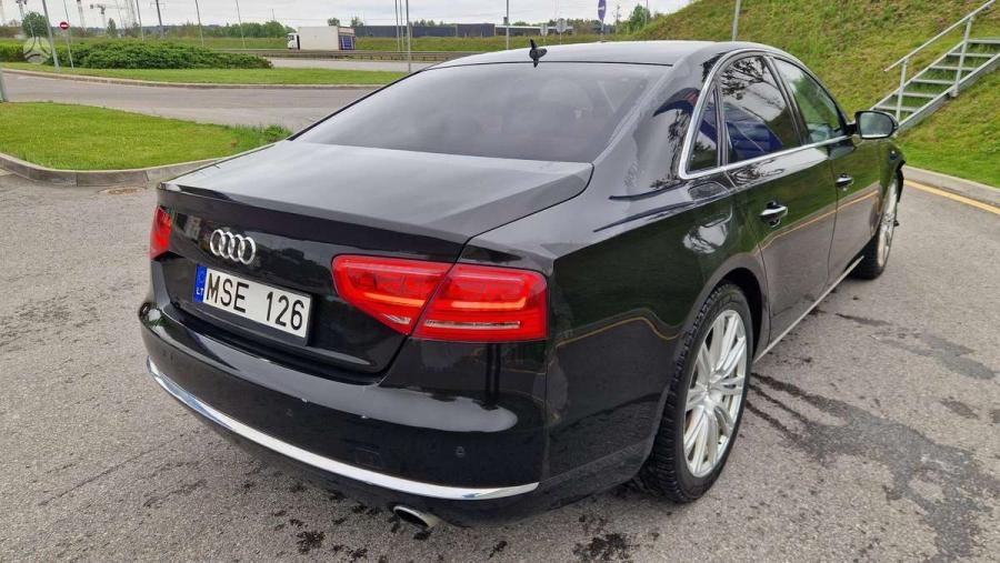 Melns Audi A8 2010 Viļņa, ar dzinēja tilpumu 4.13 L un nobraukumu 410 tūkst. km par 7500 €, foto 10 vietnē AUTOMOTO.COM.LV