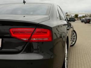 Black Audi A8 2010 in Rezekne, with an engine capacity of 4.20 L and mileage of 223 thousand km for 10490 €, photo 7 on AUTOMOTO.COM.LV