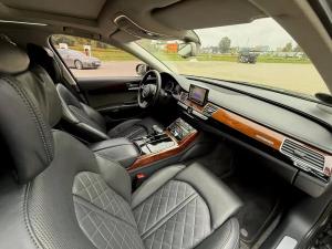 Black Audi A8 2010 in Rezekne, with an engine capacity of 4.20 L and mileage of 223 thousand km for 10490 €, photo 10 on AUTOMOTO.COM.LV