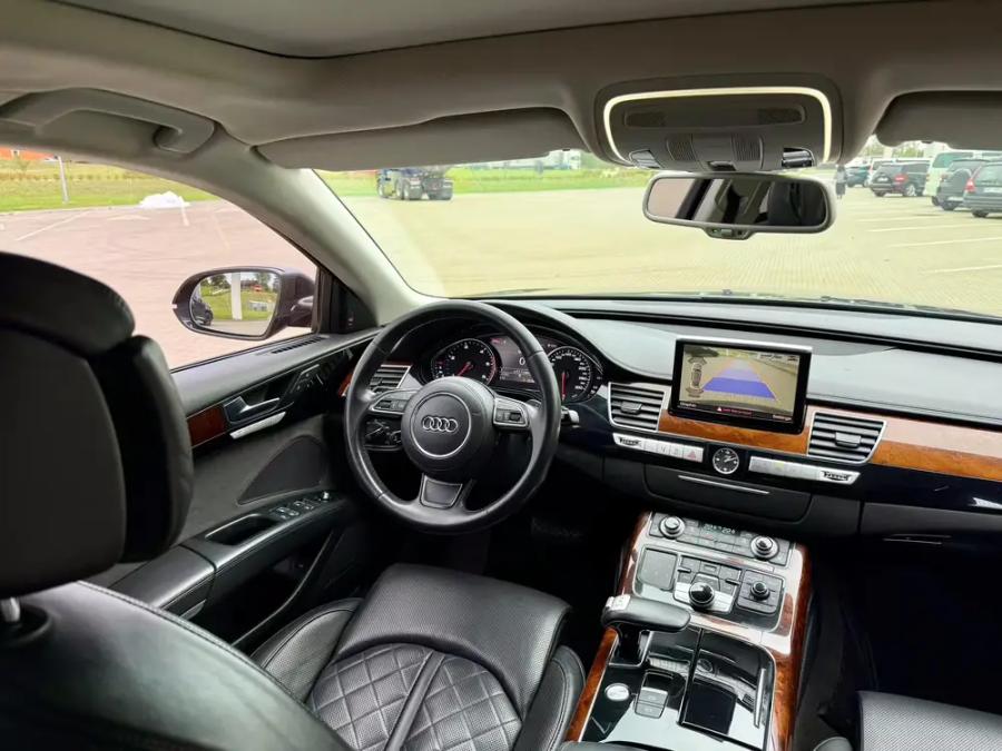 Black Audi A8 2010 in Rezekne, with an engine capacity of 4.20 L and mileage of 223 thousand km for 10490 €, photo 11 on AUTOMOTO.COM.LV