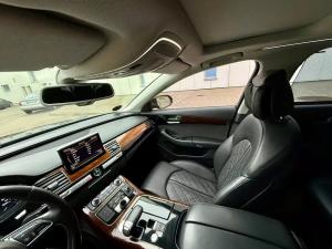 Black Audi A8 2010 in Rezekne, with an engine capacity of 4.20 L and mileage of 223 thousand km for 10490 €, photo 12 on AUTOMOTO.COM.LV