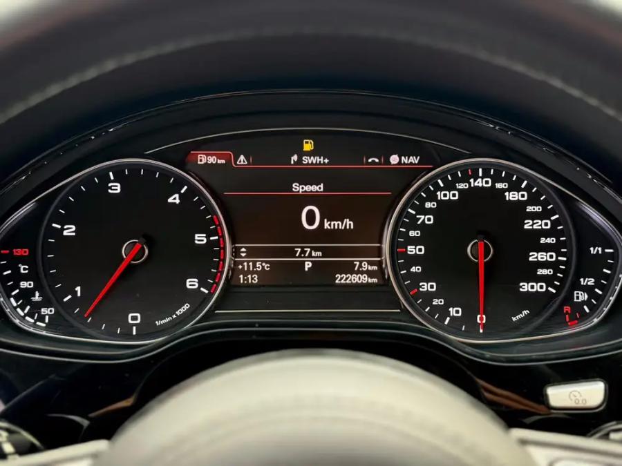 Black Audi A8 2010 in Rezekne, with an engine capacity of 4.20 L and mileage of 223 thousand km for 10490 €, photo 25 on AUTOMOTO.COM.LV