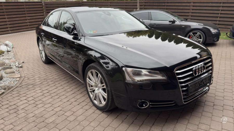 Black Audi A8 2010 in Kupiskis, with an engine capacity of 4.13 L and mileage of 290 thousand km for 10690 €, photo 4 on AUTOMOTO.COM.LV