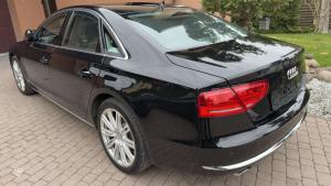 Black Audi A8 2010 in Kupiskis, with an engine capacity of 4.13 L and mileage of 290 thousand km for 10690 €, photo 6 on AUTOMOTO.COM.LV