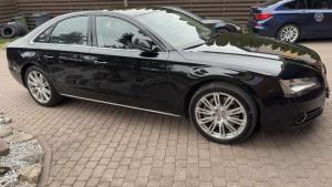 Black Audi A8 2010 in Kupiskis, with an engine capacity of 4.13 L and mileage of 290 thousand km for 10690 €, photo 9 on AUTOMOTO.COM.LV