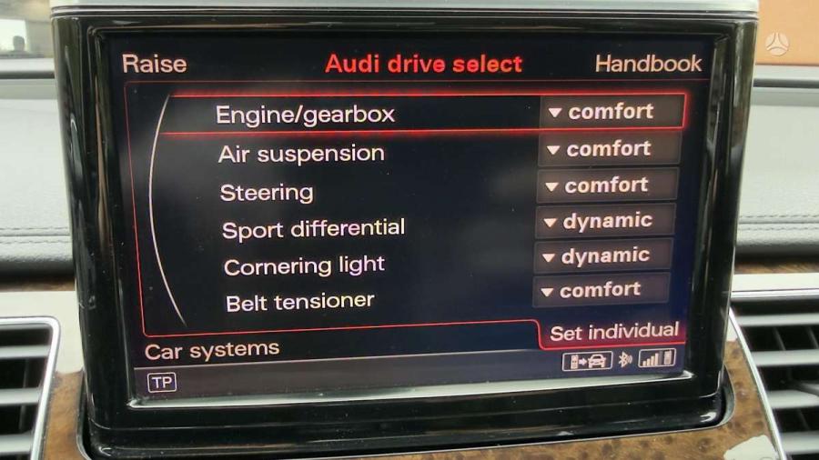 Black Audi A8 2010 in Kupiskis, with an engine capacity of 4.13 L and mileage of 290 thousand km for 10690 €, photo 33 on AUTOMOTO.COM.LV