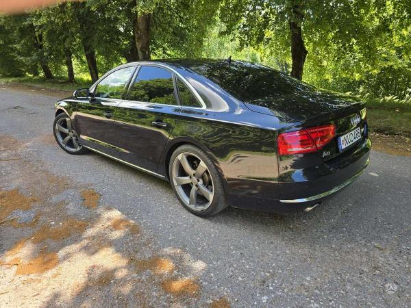 Black Audi A8 2010 in Taurage, with an engine capacity of 4.13 L and mileage of 290 thousand km for 10000 €, photo 8 on AUTOMOTO.COM.LV