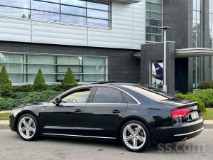 Black Audi A8 2010 in Riga, with an engine capacity of 3.00 L and mileage of 226 thousand km for 9750 €, photo 5 on AUTOMOTO.COM.LV