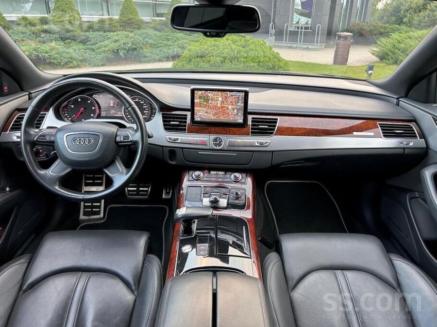 Black Audi A8 2010 in Riga, with an engine capacity of 3.00 L and mileage of 226 thousand km for 9750 €, photo 16 on AUTOMOTO.COM.LV