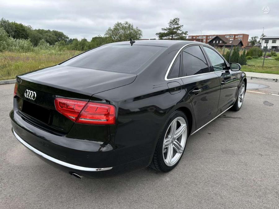 Black Audi A8 2011 in Klaipeda, with an engine capacity of 2.97 L and mileage of 300 thousand km for 11000 €, photo 15 on AUTOMOTO.COM.LV