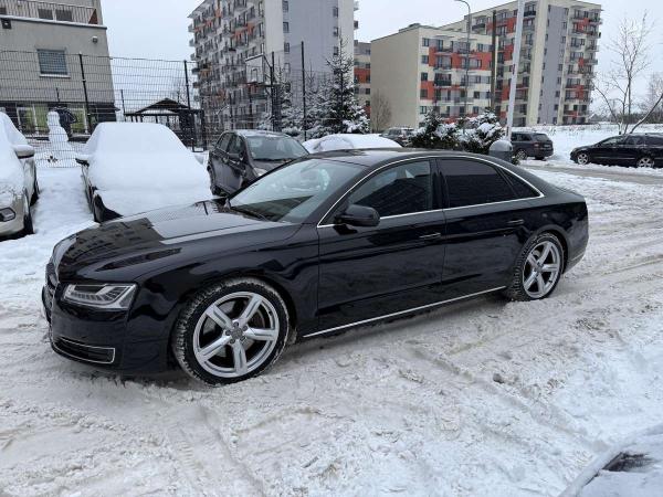 Black Audi A8 2011 in Vilnius, with an engine capacity of 4.16 L and mileage of 300 thousand km for 9800 €, photo 3 on AUTOMOTO.COM.LV