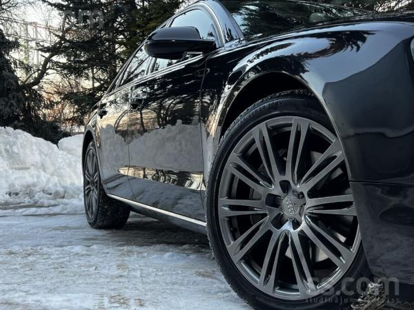 Black Audi A8 2011 in Riga, with an engine capacity of 3.00 L and mileage of 340 thousand km for 11900 €, photo 6 on AUTOMOTO.COM.LV