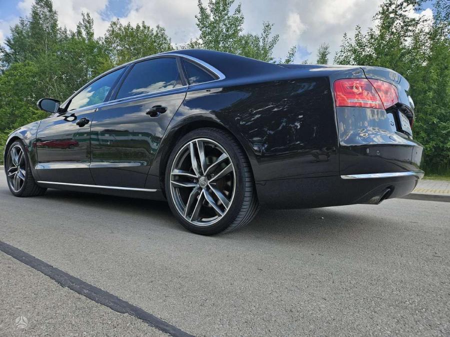 Black Audi A8 2011 in Telschi, with an engine capacity of 4.16 L and mileage of 238 thousand km for 12000 €, photo 6 on AUTOMOTO.COM.LV