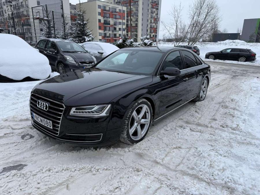 Black Audi A8 2011 in Vilnius, with an engine capacity of 4.16 L and mileage of 300 thousand km for 9600 €, photo 1 on AUTOMOTO.COM.LV