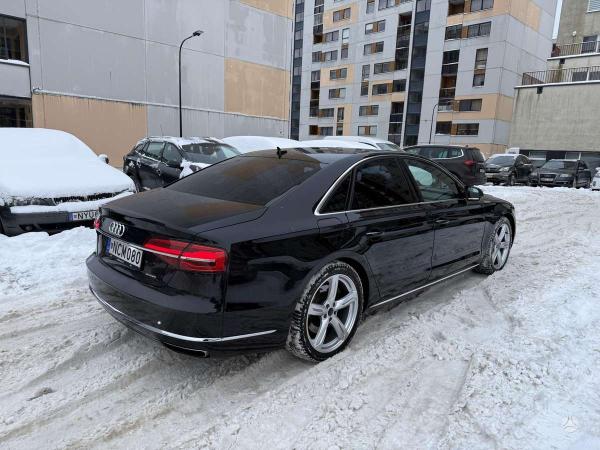 Black Audi A8 2011 in Vilnius, with an engine capacity of 4.16 L and mileage of 300 thousand km for 9600 €, photo 5 on AUTOMOTO.COM.LV