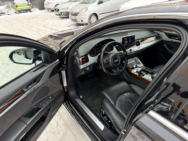 Black Audi A8 2011 in Vilnius, with an engine capacity of 4.16 L and mileage of 300 thousand km for 9600 €, photo 9 on AUTOMOTO.COM.LV