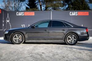 Black Audi A8 2011 in Riga, with an engine capacity of 3.00 L and mileage of 315 thousand km for 12990 €, photo 5 on AUTOMOTO.COM.LV