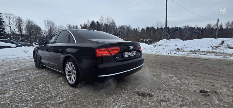 Melns Audi A8 2011 Viļņa, ar dzinēja tilpumu 4.13 L un nobraukumu 370 tūkst. km par 11500 €, foto 3 vietnē AUTOMOTO.COM.LV