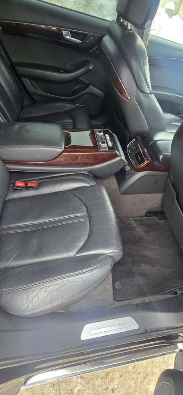 Melns Audi A8 2011 Viļņa, ar dzinēja tilpumu 4.13 L un nobraukumu 370 tūkst. km par 11500 €, foto 8 vietnē AUTOMOTO.COM.LV