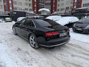Black Audi A8 2011 in Vilnius, with an engine capacity of 4.16 L and mileage of 300 thousand km for 9400 €, photo 8 on AUTOMOTO.COM.LV