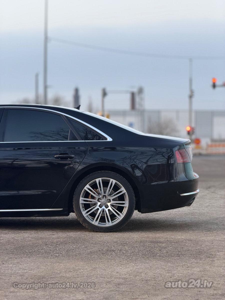 Black Audi A8 2011 in Tallinn, with an engine capacity of 3.00 L and mileage of 419 thousand km for 9900 €, photo 4 on AUTOMOTO.COM.LV