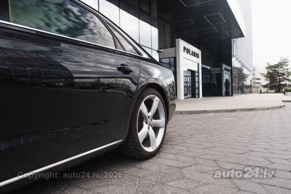 Black Audi A8 2011 in Tallinn, with an engine capacity of 4.10 L and mileage of 260 thousand km for 9990 €, photo 6 on AUTOMOTO.COM.LV