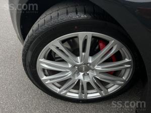 Black Audi A8 2011 in Riga, with an engine capacity of 4.20 L and mileage of 194 thousand km for 16490 €, photo 8 on AUTOMOTO.COM.LV