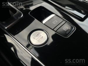 Black Audi A8 2011 in Riga, with an engine capacity of 4.20 L and mileage of 194 thousand km for 16490 €, photo 19 on AUTOMOTO.COM.LV