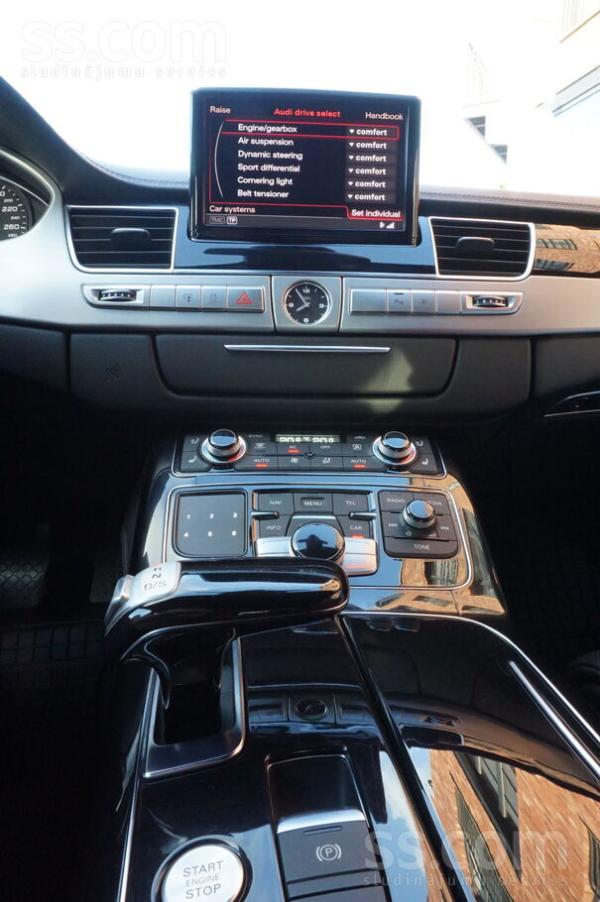 Black Audi A8 2011 in Riga, with an engine capacity of 4.20 L and mileage of 297 thousand km for 11700 €, photo 9 on AUTOMOTO.COM.LV
