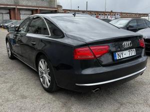 Black Audi A8 2011 in Daugavpils, with an engine capacity of 3.00 L and mileage of 274 thousand km for 14000 €, photo 5 on AUTOMOTO.COM.LV