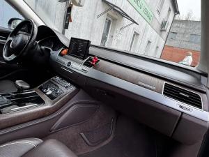 Black Audi A8 2011 in Daugavpils, with an engine capacity of 3.00 L and mileage of 274 thousand km for 14000 €, photo 17 on AUTOMOTO.COM.LV