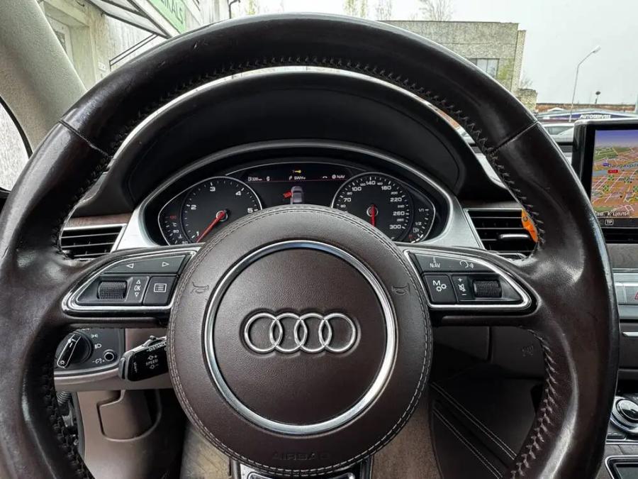Black Audi A8 2011 in Daugavpils, with an engine capacity of 3.00 L and mileage of 274 thousand km for 14000 €, photo 19 on AUTOMOTO.COM.LV