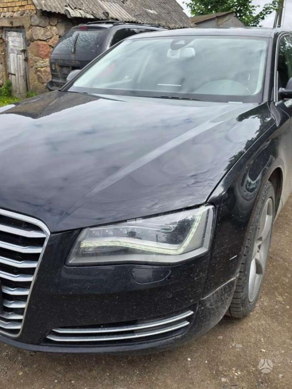 Melns Audi A8 2011 Viļņa, ar dzinēja tilpumu 4.16 L un nobraukumu 294 tūkst. km par 6500 €, foto 2 vietnē AUTOMOTO.COM.LV