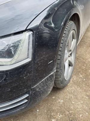 Melns Audi A8 2011 Viļņa, ar dzinēja tilpumu 4.16 L un nobraukumu 294 tūkst. km par 6500 €, foto 4 vietnē AUTOMOTO.COM.LV