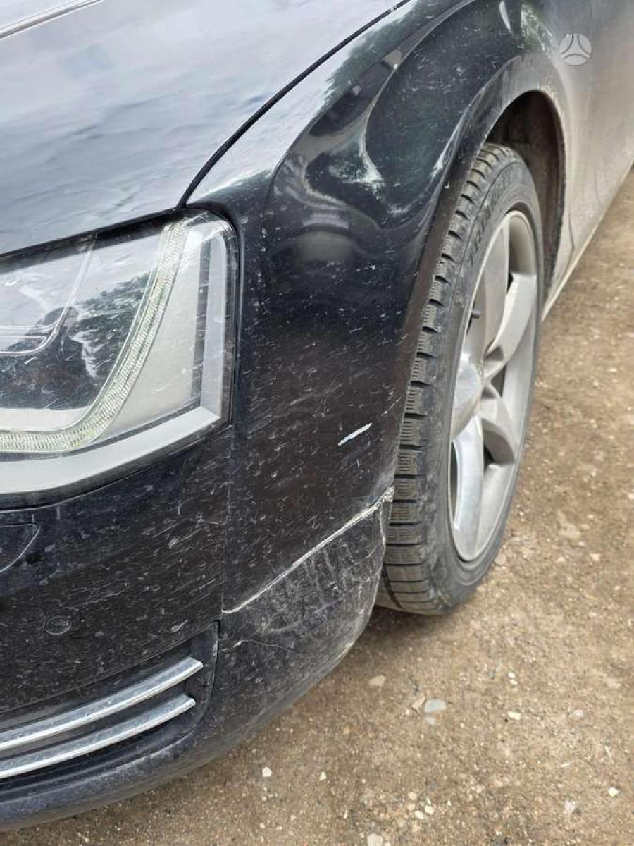 Melns Audi A8 2011 Viļņa, ar dzinēja tilpumu 4.16 L un nobraukumu 294 tūkst. km par 6500 €, foto 4 vietnē AUTOMOTO.COM.LV