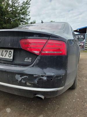 Melns Audi A8 2011 Viļņa, ar dzinēja tilpumu 4.16 L un nobraukumu 294 tūkst. km par 6500 €, foto 10 vietnē AUTOMOTO.COM.LV