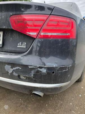 Melns Audi A8 2011 Viļņa, ar dzinēja tilpumu 4.16 L un nobraukumu 294 tūkst. km par 6500 €, foto 11 vietnē AUTOMOTO.COM.LV