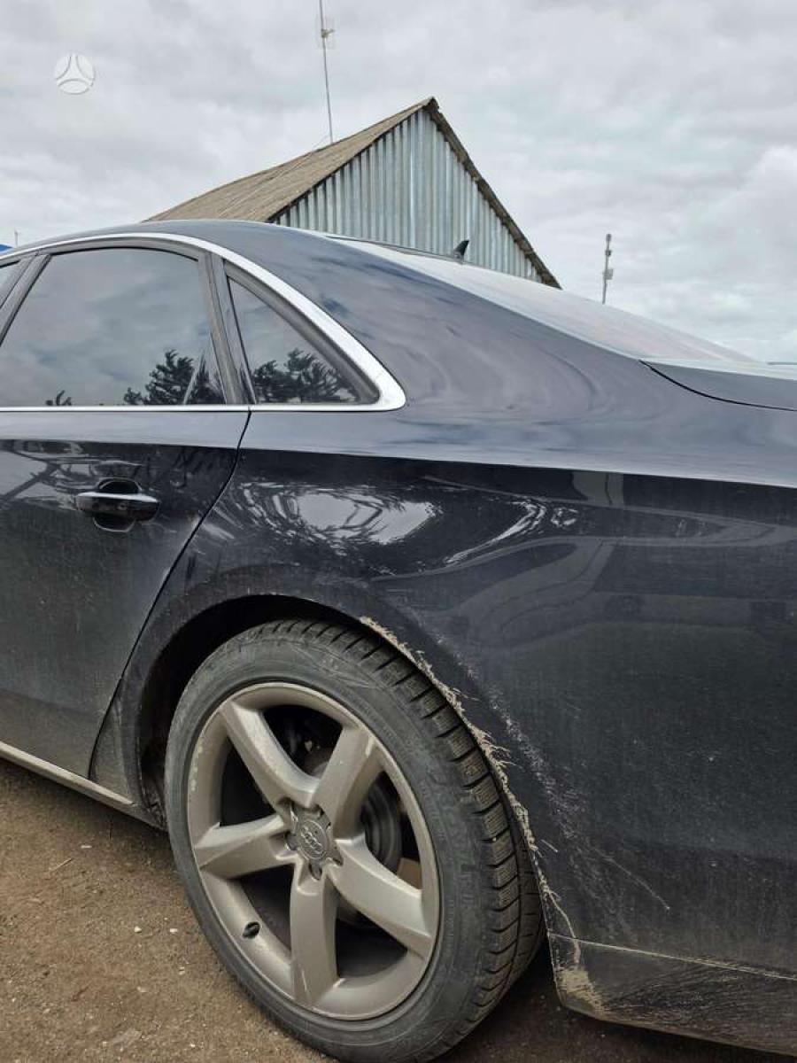 Melns Audi A8 2011 Viļņa, ar dzinēja tilpumu 4.16 L un nobraukumu 294 tūkst. km par 6500 €, foto 15 vietnē AUTOMOTO.COM.LV