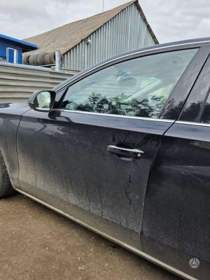 Melns Audi A8 2011 Viļņa, ar dzinēja tilpumu 4.16 L un nobraukumu 294 tūkst. km par 6500 €, foto 17 vietnē AUTOMOTO.COM.LV