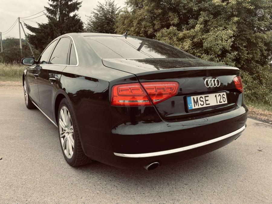 Black Audi A8 2011 in Vilnius, with an engine capacity of 4.13 L and mileage of 389 thousand km for 6950 €, photo 5 on AUTOMOTO.COM.LV
