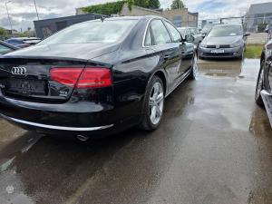 Black Audi A8 2011 in Siauliai, with an engine capacity of 2.97 L and mileage of 244 thousand km for 11000 €, photo 7 on AUTOMOTO.COM.LV