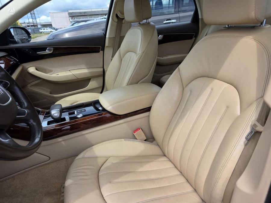 Black Audi A8 2011 in Siauliai, with an engine capacity of 2.97 L and mileage of 244 thousand km for 11000 €, photo 13 on AUTOMOTO.COM.LV