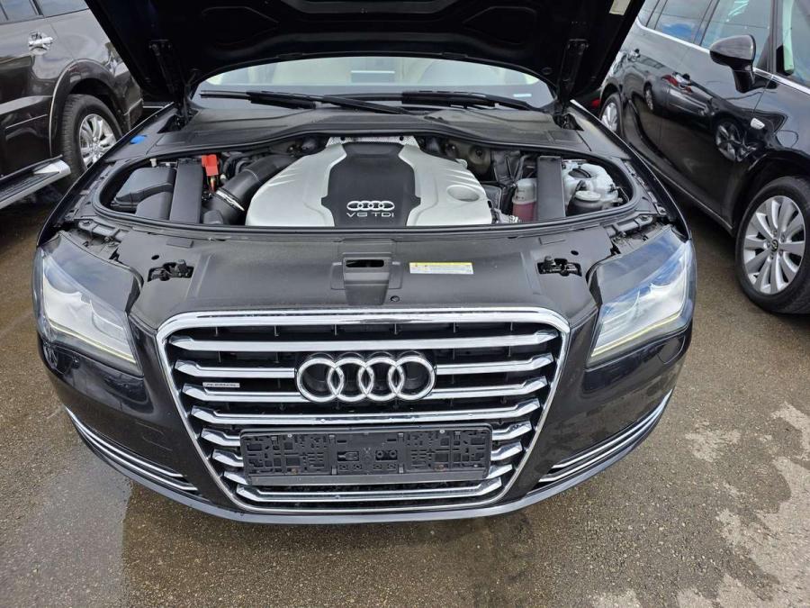 Black Audi A8 2011 in Siauliai, with an engine capacity of 2.97 L and mileage of 244 thousand km for 11000 €, photo 16 on AUTOMOTO.COM.LV