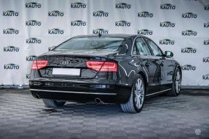 Black Audi A8 2011 in Kaunas, with an engine capacity of 4.20 L and mileage of 306 thousand km for 12890 €, photo 4 on AUTOMOTO.COM.LV