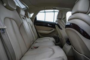 Black Audi A8 2011 in Kaunas, with an engine capacity of 4.20 L and mileage of 306 thousand km for 12890 €, photo 11 on AUTOMOTO.COM.LV