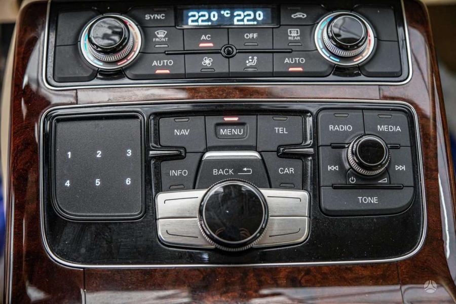 Black Audi A8 2011 in Kaunas, with an engine capacity of 4.20 L and mileage of 306 thousand km for 12890 €, photo 28 on AUTOMOTO.COM.LV