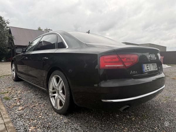 Black Audi A8 2011 in Vilnius, with an engine capacity of 4.16 L and mileage of 298 thousand km for 10999 €, photo 7 on AUTOMOTO.COM.LV
