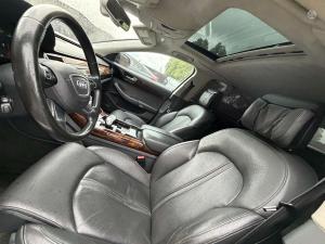 Black Audi A8 2011 in Vilnius, with an engine capacity of 4.16 L and mileage of 298 thousand km for 10999 €, photo 10 on AUTOMOTO.COM.LV
