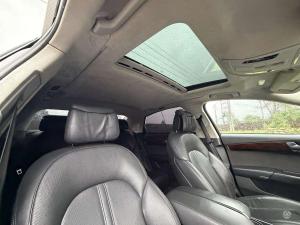 Black Audi A8 2011 in Vilnius, with an engine capacity of 4.16 L and mileage of 298 thousand km for 10999 €, photo 13 on AUTOMOTO.COM.LV